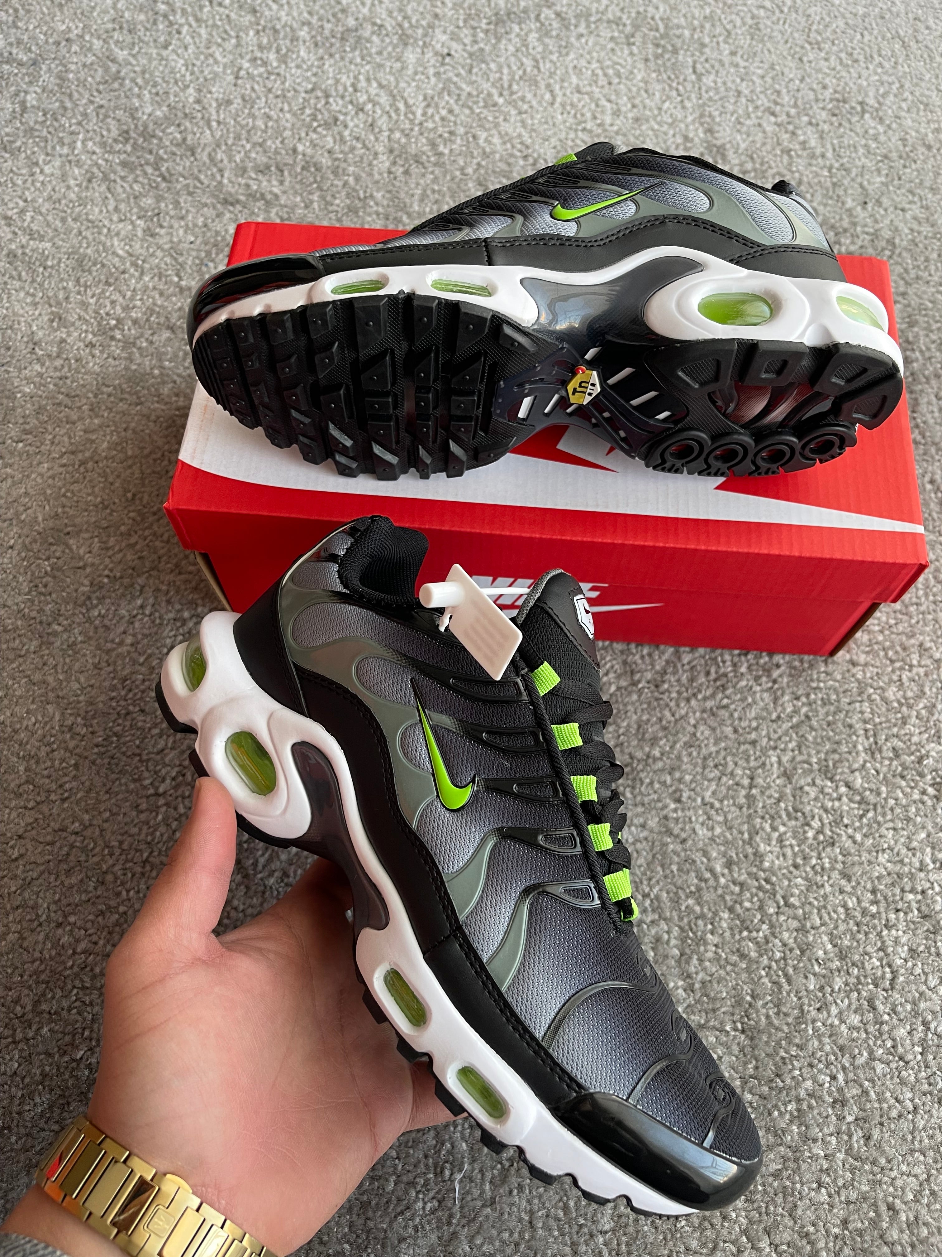 NIKE TN GREY/GREEN 🟢 – TangerShop